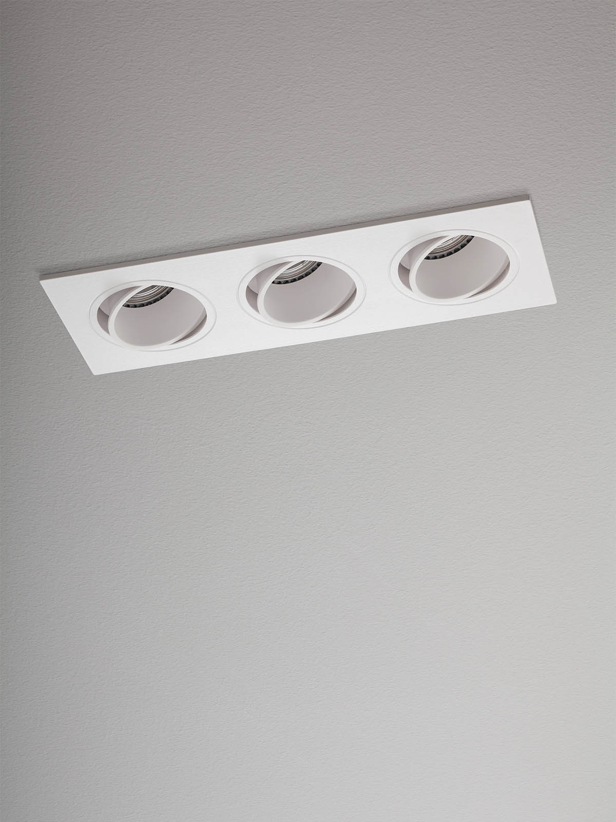 RECESSED DOWNLIGHTS